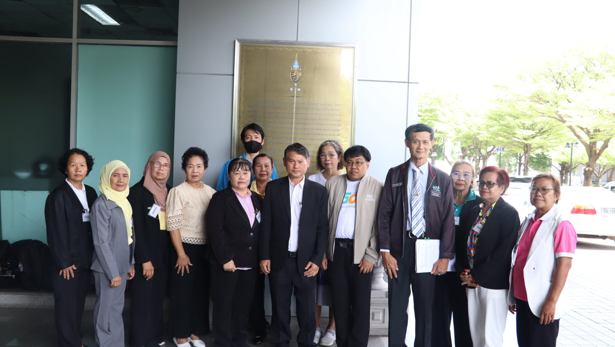 ฟ้อง รมว. ศธ. โรงเรียนเก็บค่าบำรุง ผิดรัฐธรรมนูญ - สภาองค์กรของผู้บริโภค